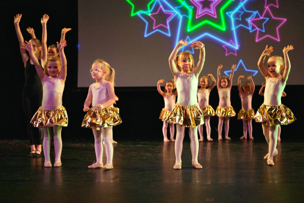 Tineke Boel leidt al 25 jaar Dans en Ballet Arabesk! – Lo Actueel